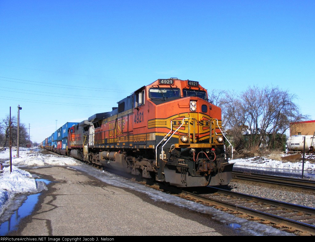 BNSF 4921